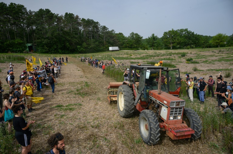 La mobilisation contre l'A69 dégénère en affrontements avec les forces de l'ordre