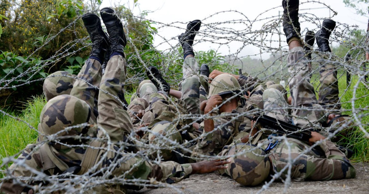 Des brevets commandos pour 50 militaires mauriciens formés à La Réunion