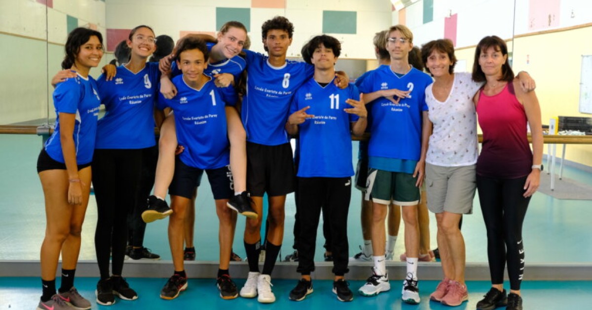 Saint-Paul : les jeunes du lycée Evariste de Parny s'envolent pour Bruxelles