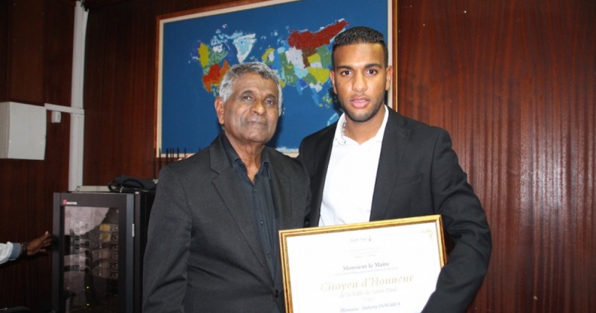 Le kick boxeur Anthony Dobaria fait citoyen d'honneur