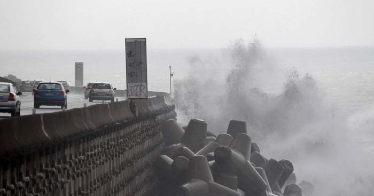La route du littoral fermée côté mer, circulation déviée par la Montagne