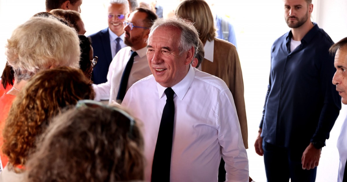 François Bayrou expose le plan "Mayotte debout"