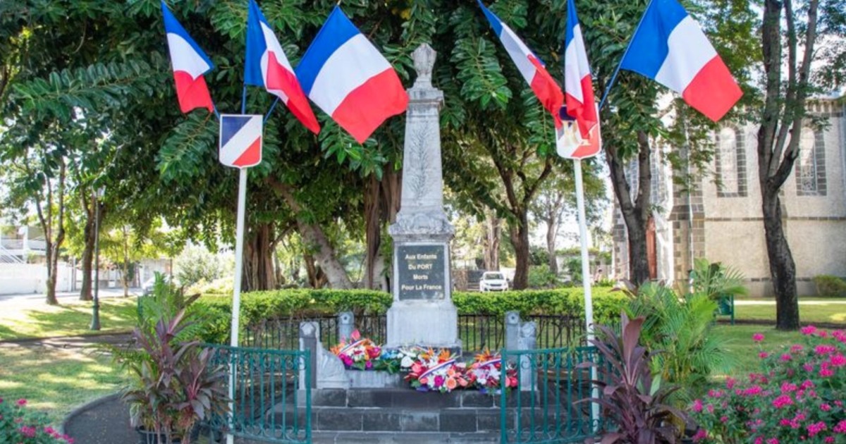 Le Port : commémoration de l'armistice au monument aux Morts