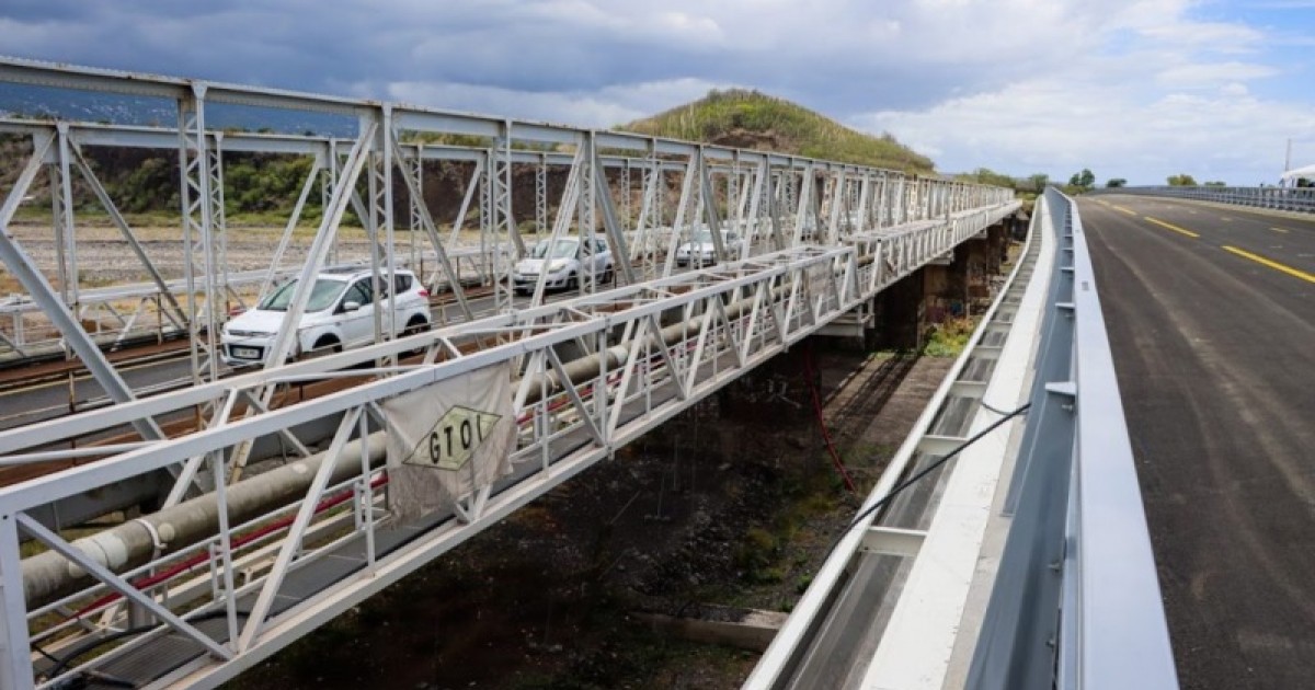 Le nouveau pont de la Rivière des Galets est en service