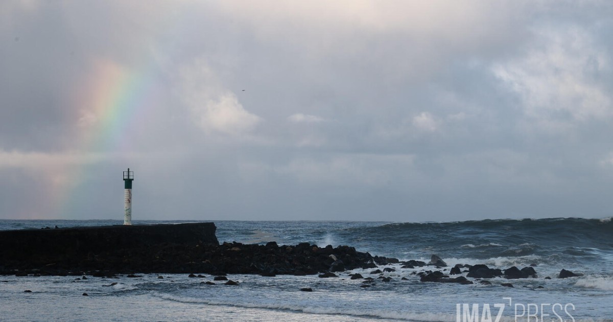La houle s'amortit, la vigilance orange levée, la vigilance jaune reste ...