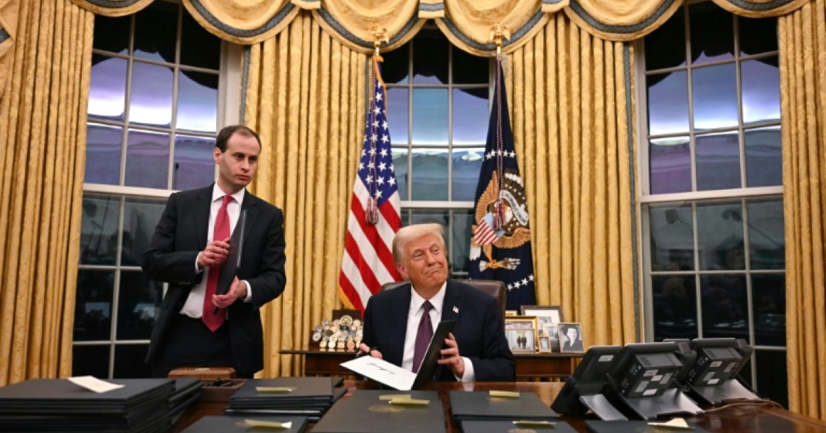 "Quelle sensation formidable!" Trump retrouve la Maison Blanche