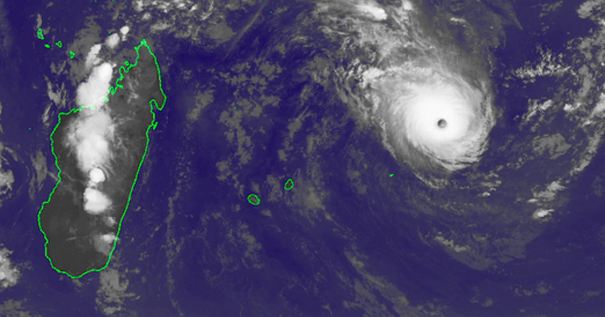 Cyclone très intense : La Réunion en alerte orange