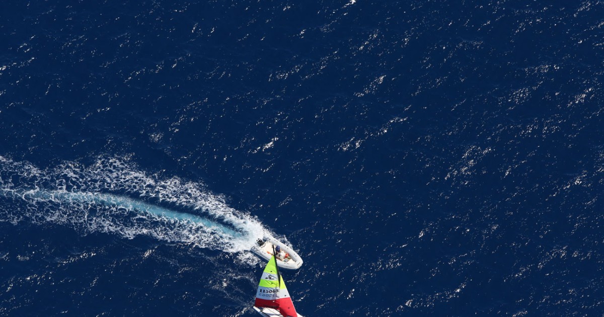Le skippeur Aurélien Barthélémy en route pour la finale de bassin Match ...