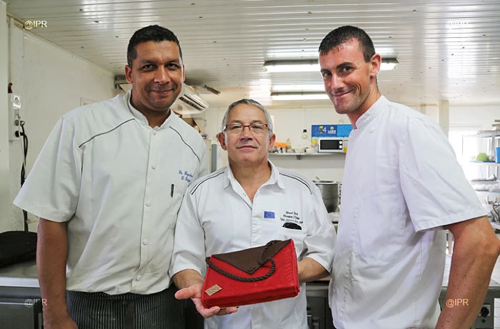 Un artiste au service des artisans boulangers-pâtissiers de l'île